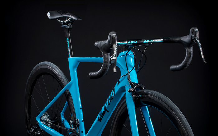 Vélos, roues et composants ultra légers sur mesure - ALPHA BIKE